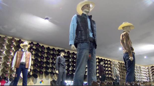 La moda del narco: cuánto cuesta vestirse como los capos de la mafia ...