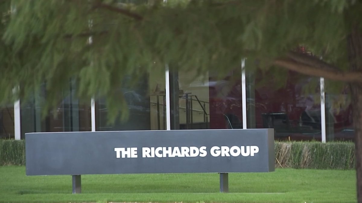 “Es demasiado negro”: dueño de agencia publicitaria en Dallas causa ...