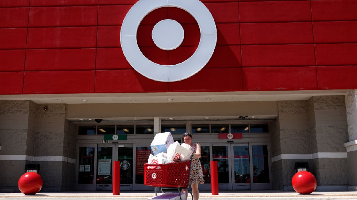 Target reducirá precios de 5,000 artículos para este verano – Telemundo ...