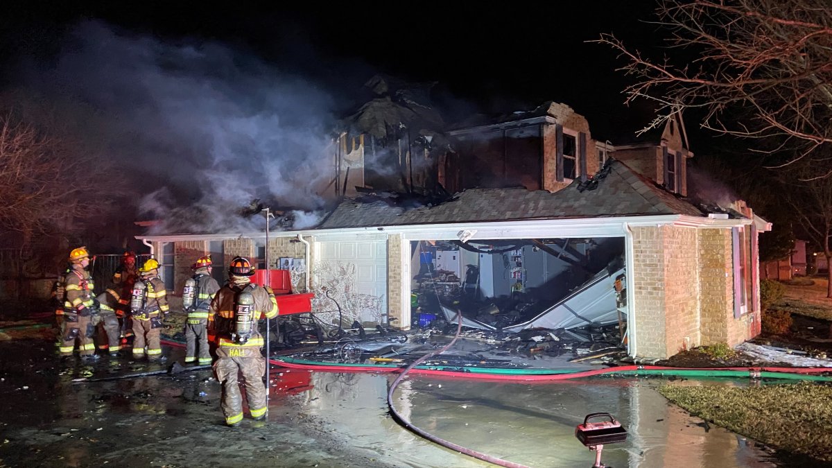 Rescatan familia y perros tras incendio en casa de WeatherFord ...