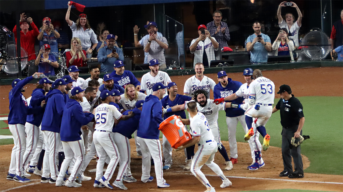 Texas Rangers ganan el primer partido de la Serie Mundial 2023 ...