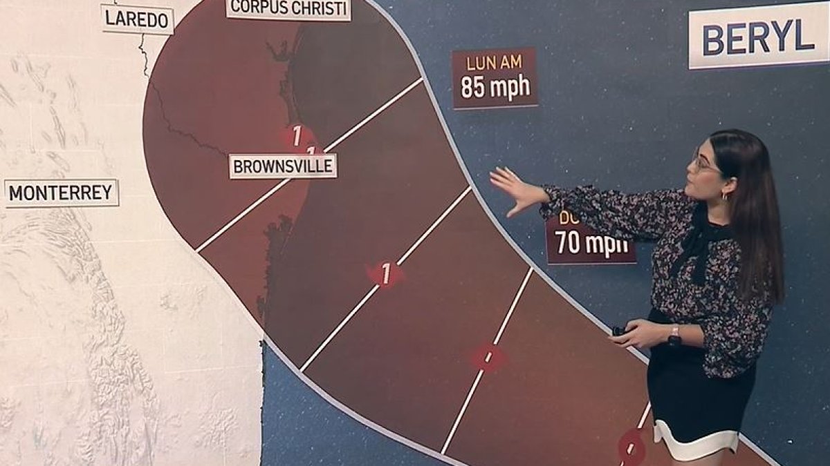 ¿A dónde va Beryl? – Telemundo Dallas (39)