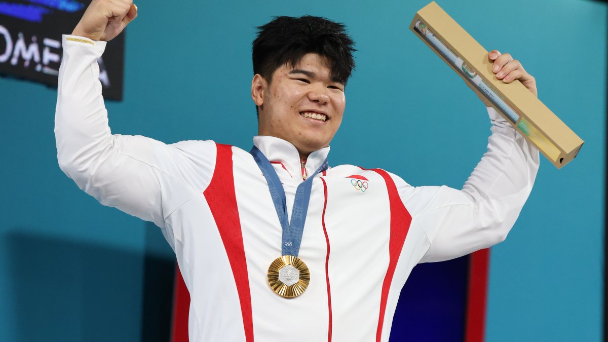 Liu Huanhua le da a China su cuarto oro en la halterofilia – Telemundo ...